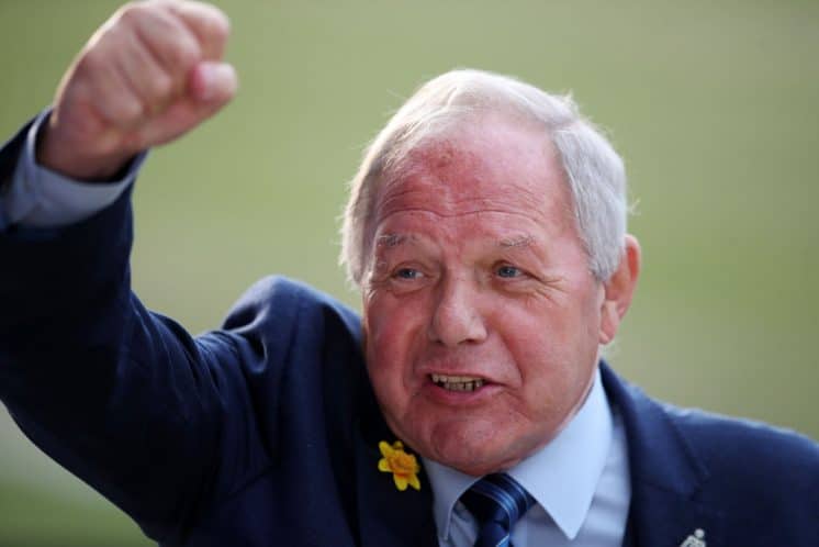 Barry Fry shares current Peterborough United position on Siriki Dembele ...