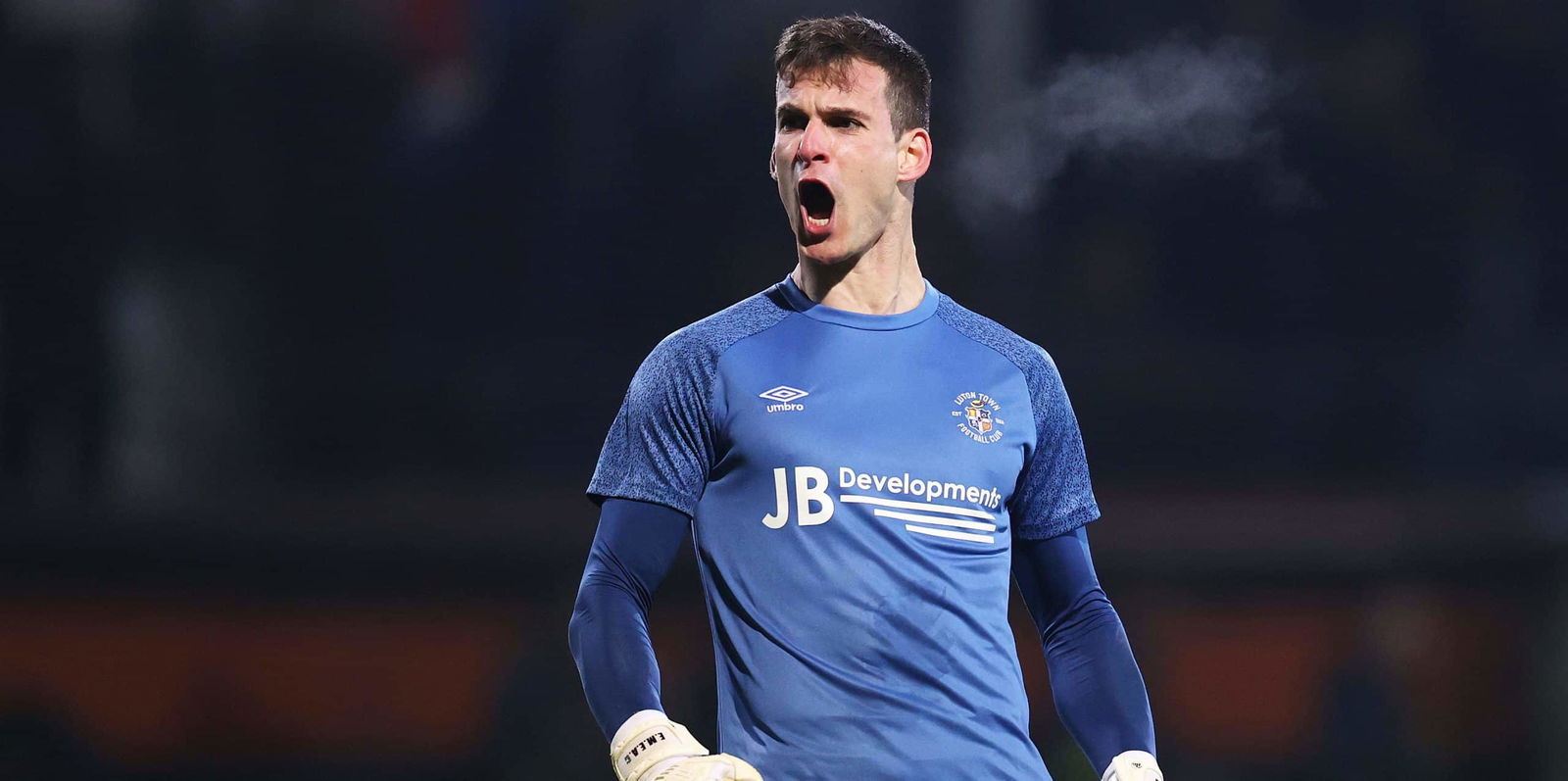 Luton Town 'keeper Simon Sluga completes permanent Ludogrets move ...