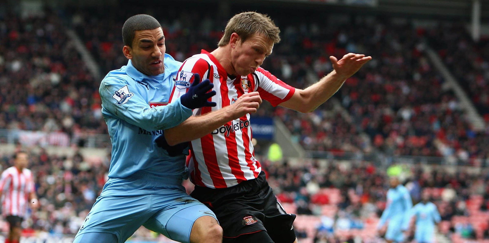 Former Sunderland defender Danny Collins takes coaching sessions in ...