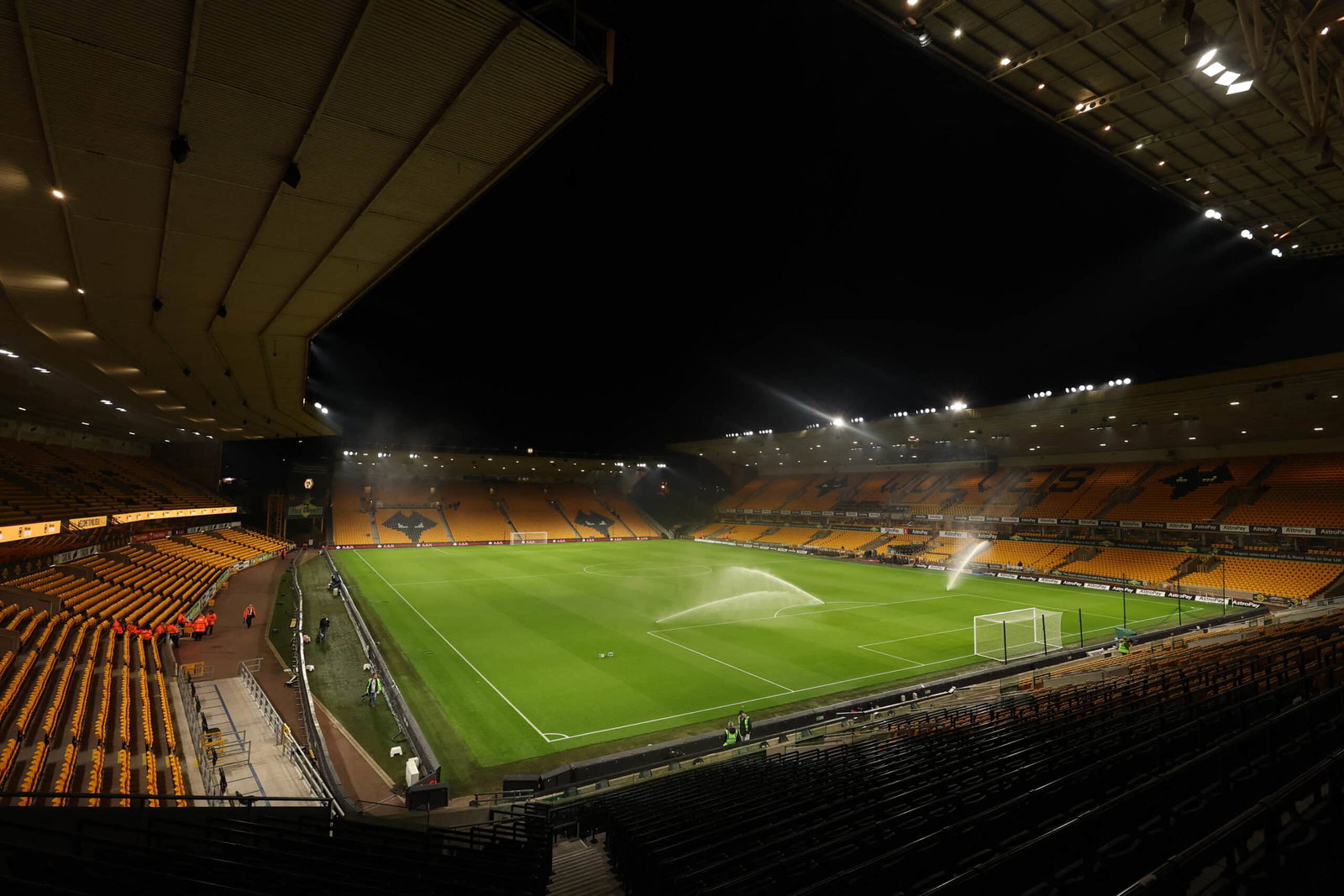 Championship clubs ready to pounce as Wolves make decision on youngster ...