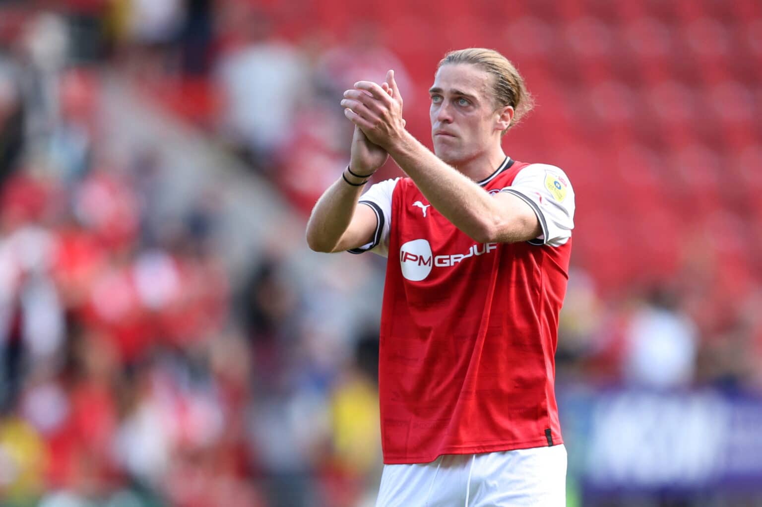 Rotherham United's Tom Eaves heading to Northampton Town
