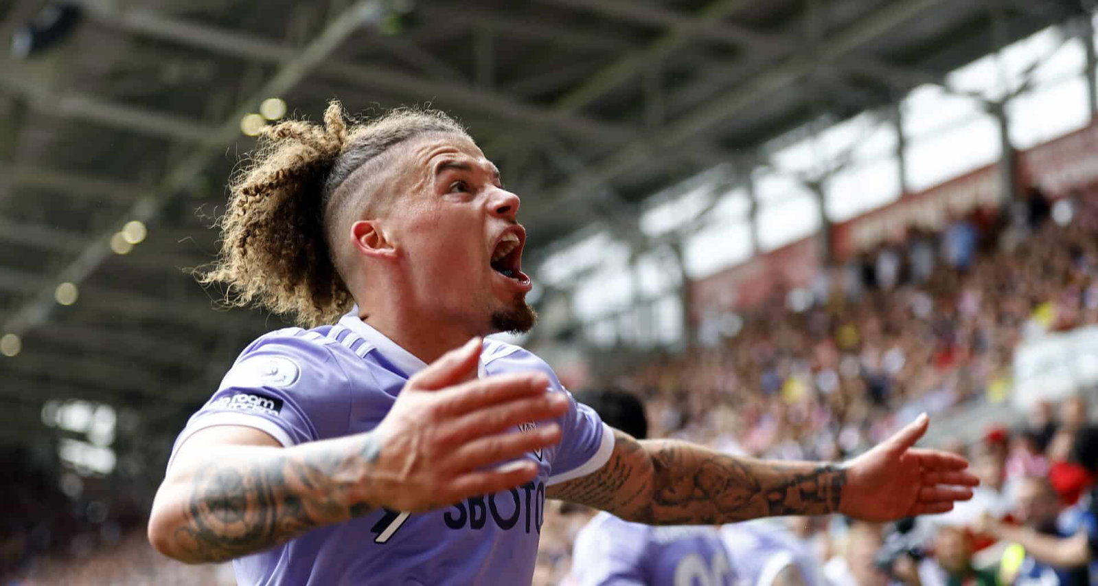 Leeds United: Kalvin Phillips 'pushing' for Elland Road transfer