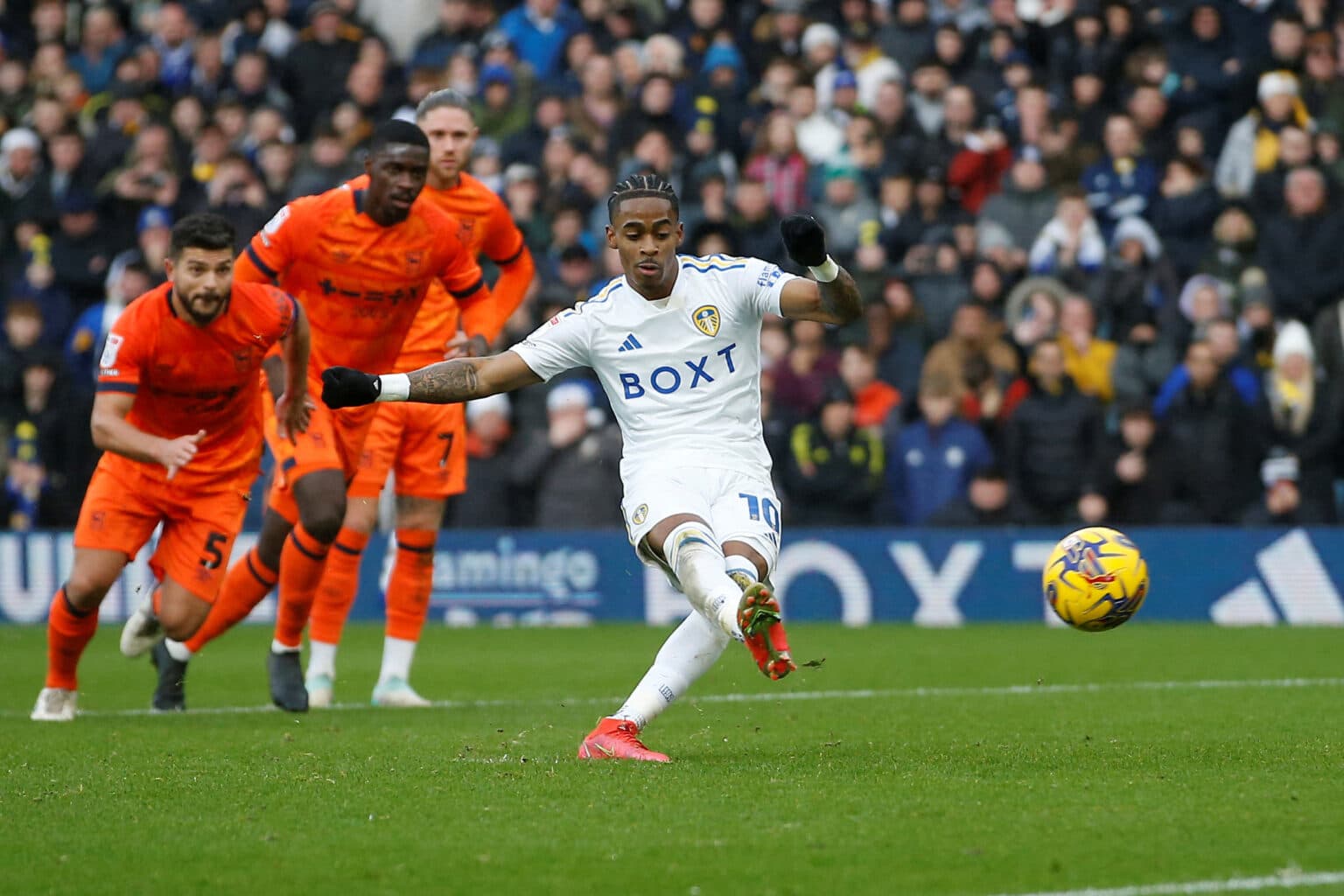 Leeds United starlet Charlie Crew earns high Dan James praise