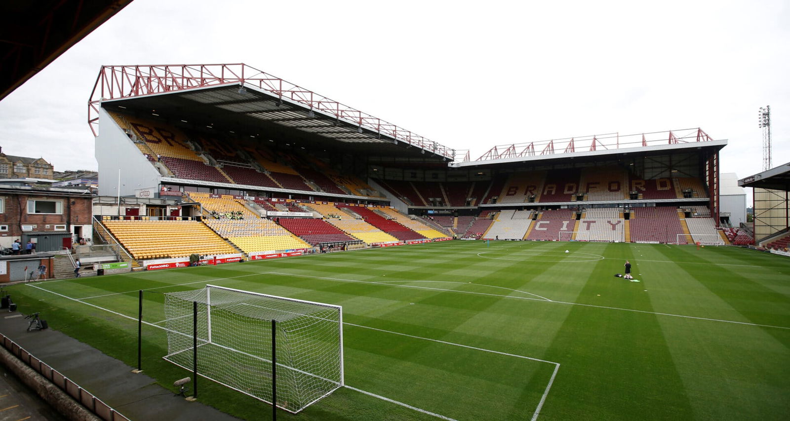 Bradford City: Gabriel Wadsworth joins Bradford (Park Avenue)
