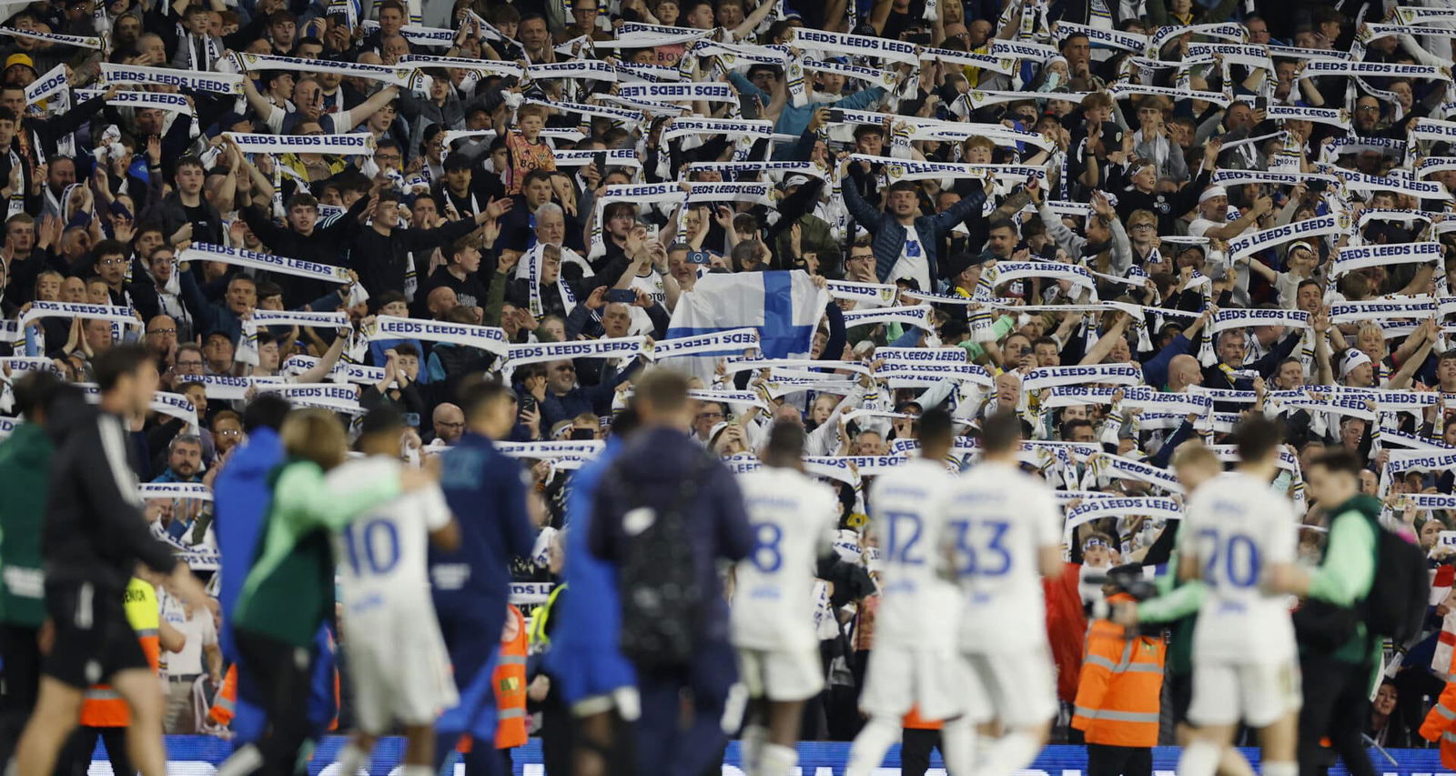 Leeds United rival VfB Stuttgart for midfielder Anthony Dennis