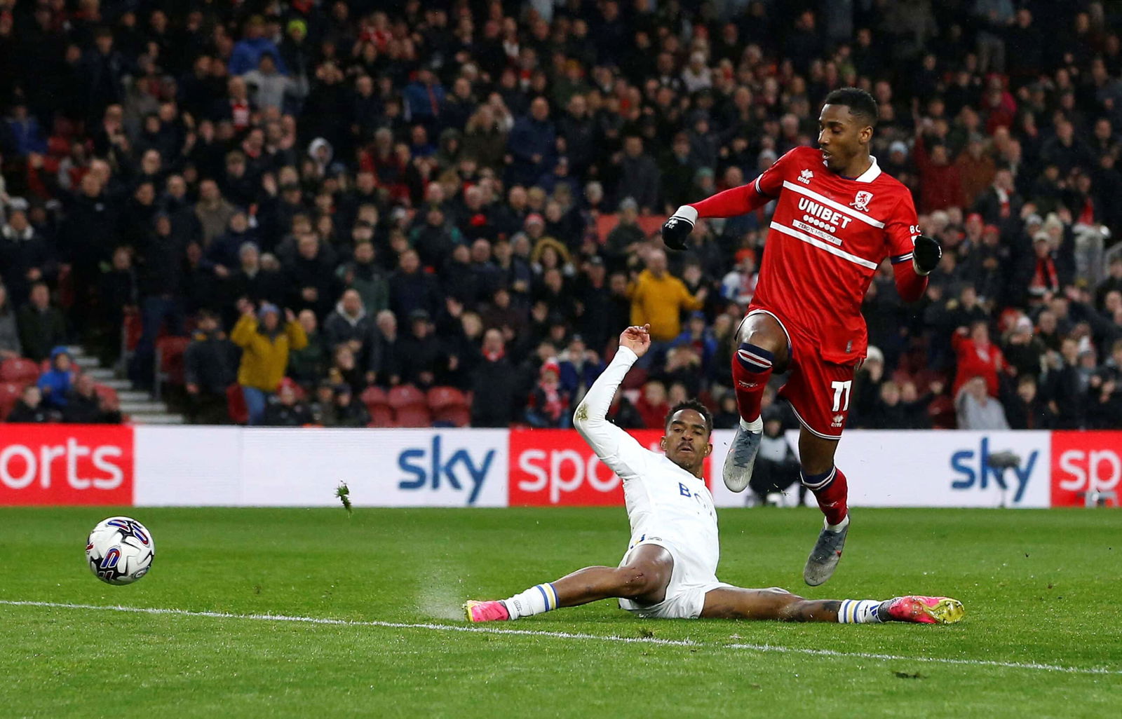 Middlesbrough: Isaiah Jones set for Luton Town medical