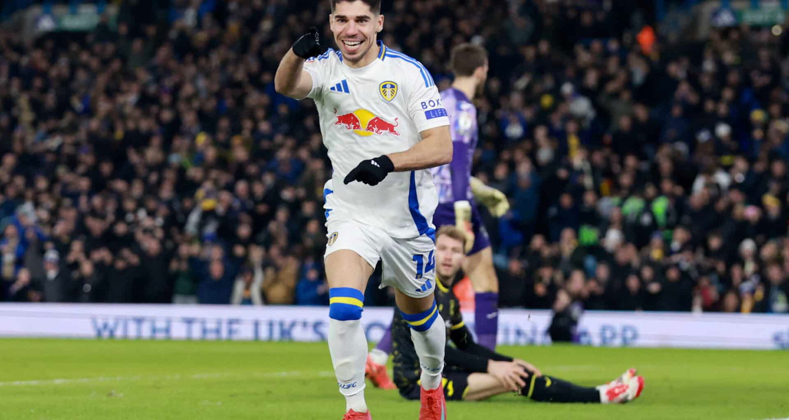 Leeds United: Boost emerges over Spurs' Manor Solomon stance