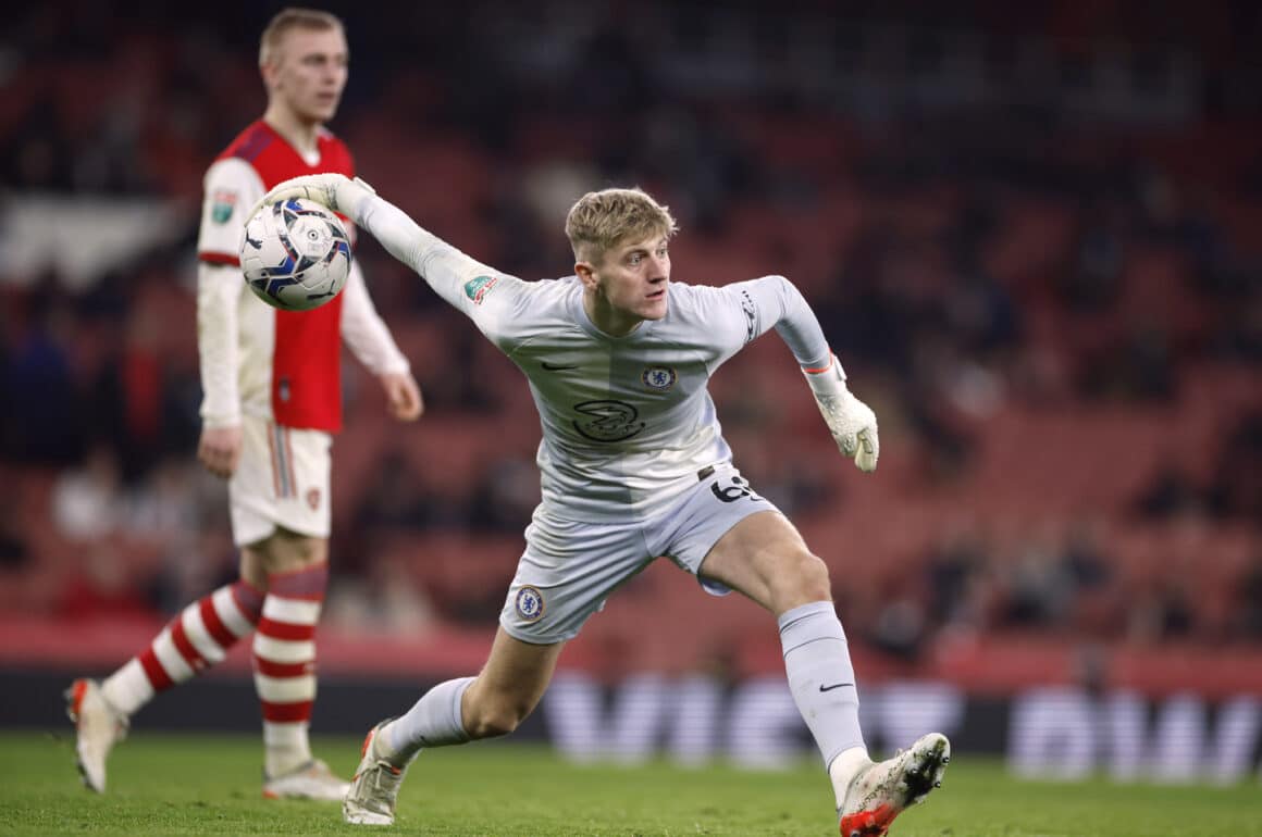 Chelsea eye Championship switch for Teddy Sharman-Lowe