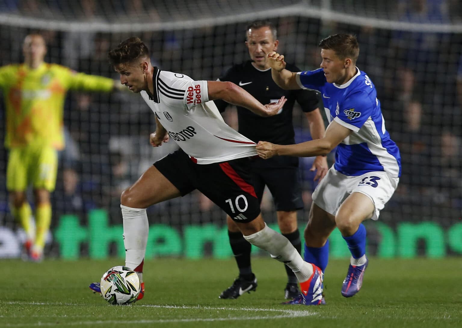 Wrexham make ambitious approach for Fulham's Tom Cairney
