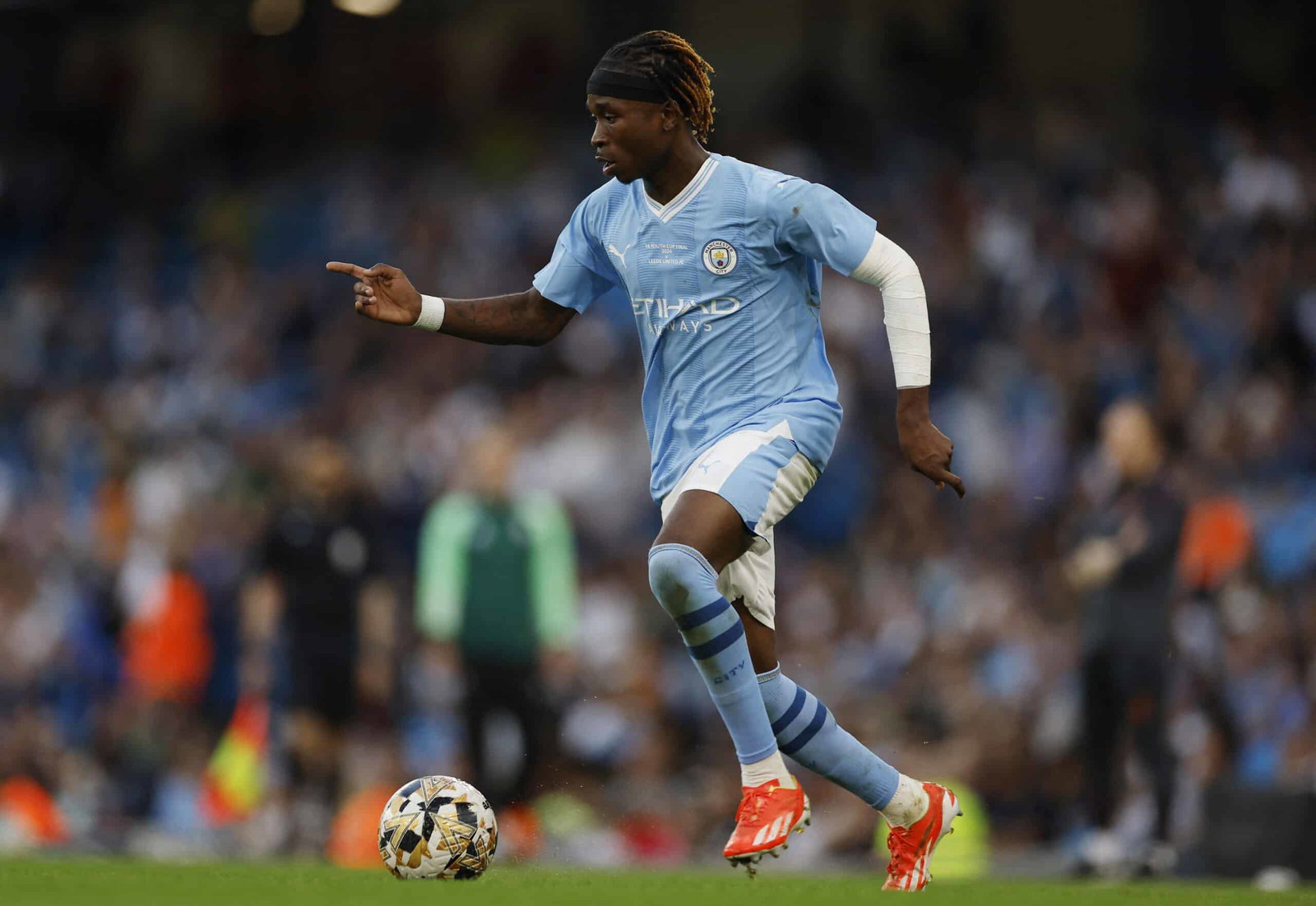 Hull City agree deal with Manchester City to sign winger Joel Ndala