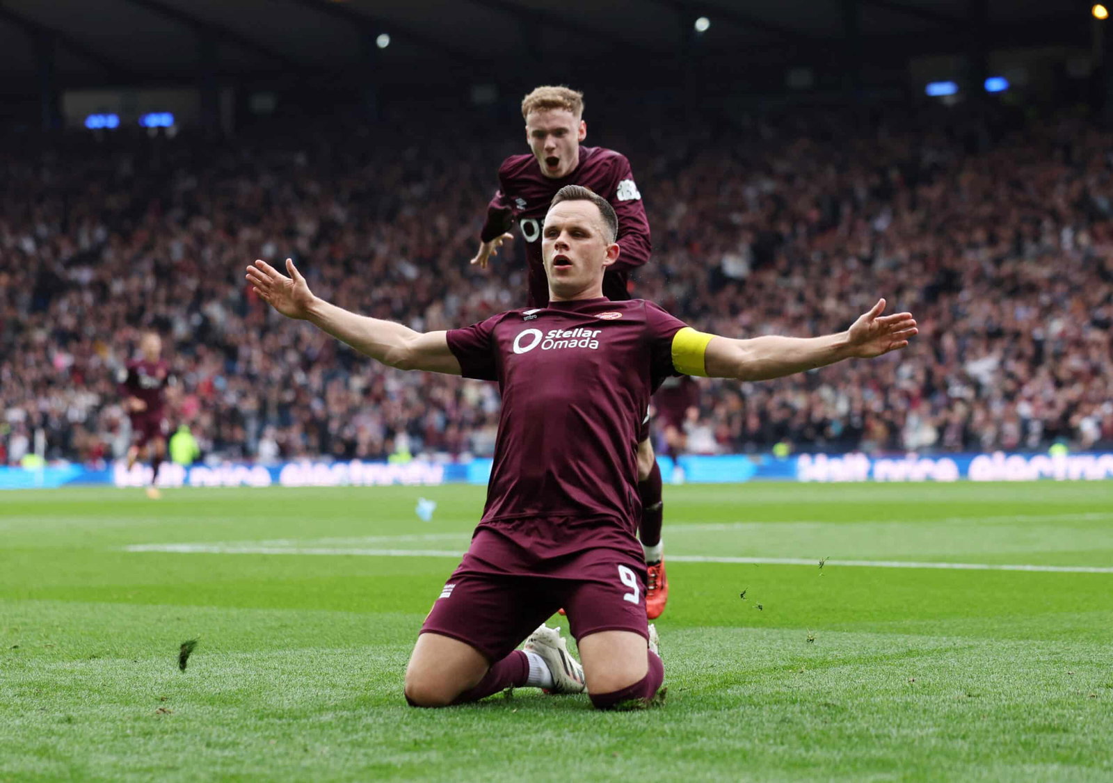 West Brom target Lawrence Shankland opts for Hearts stay