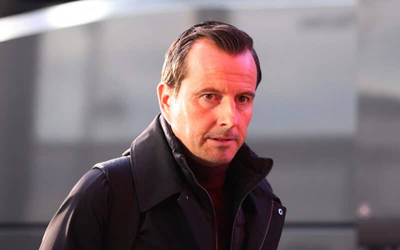 إيما بعقب مع