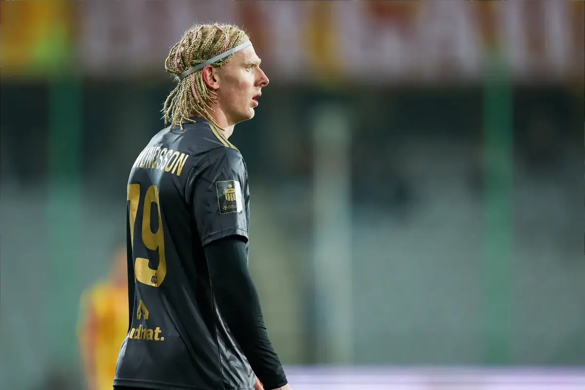 Oxford United bid for Wisla Plock centre-back Andrias Edmundsson