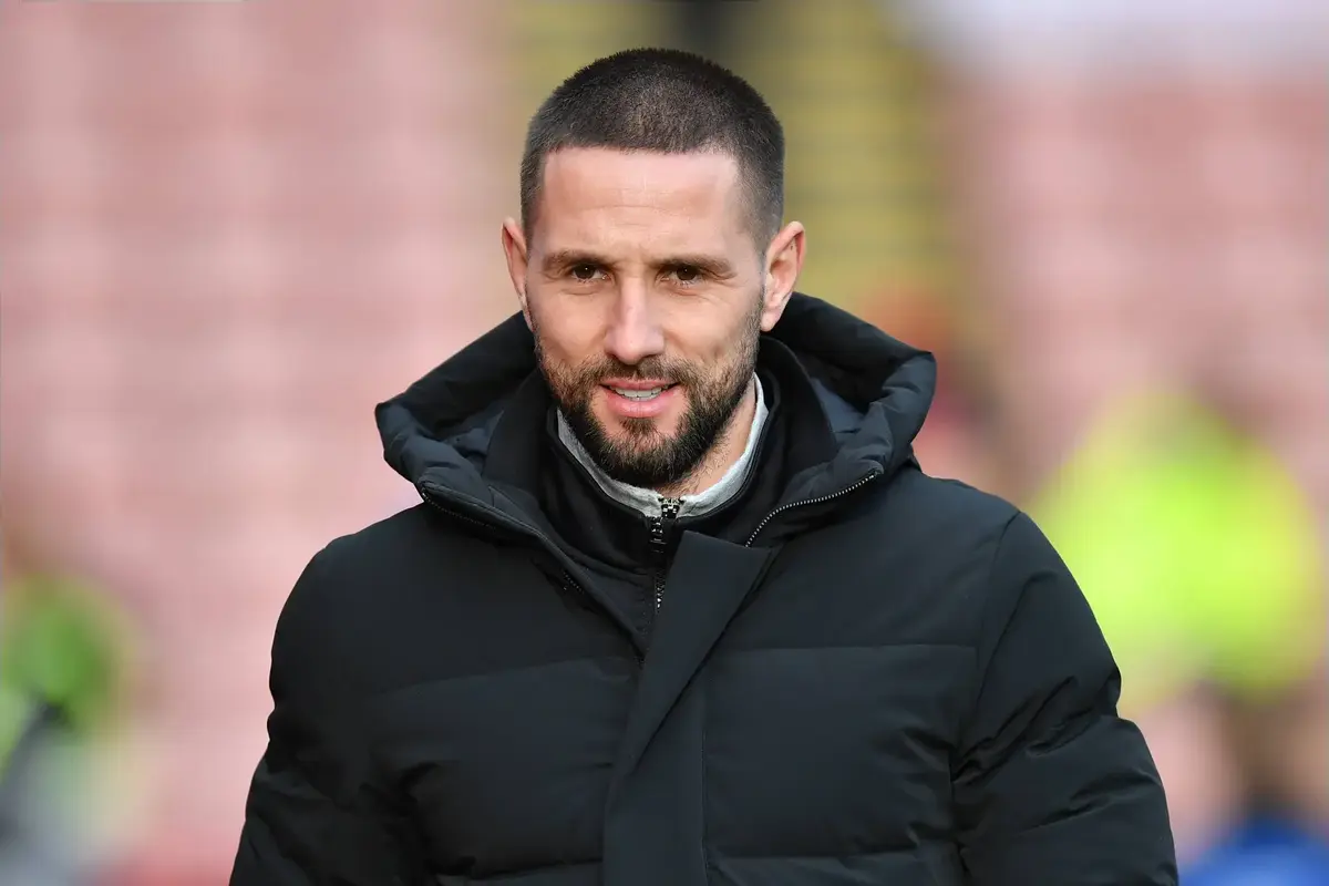 Barnsley set to sign Manchester City's Isaac Smith on loan