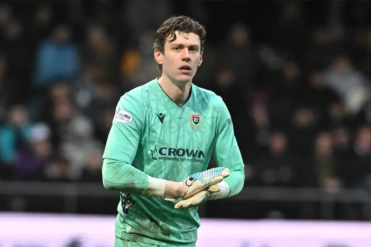 Sheffield Wednesday among trio eyeing ‘keeper Jon McCracken
