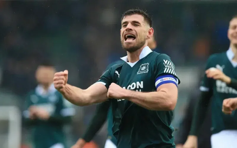 Plymouth Argyle, Joe Edwards reach new contract agreement