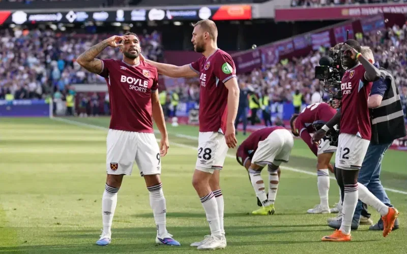 Hull City consider swoop for West Ham striker Callum Wilson