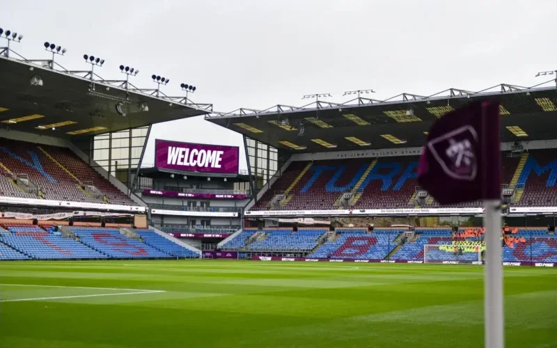 Burnley: RB Leipzig make €24m Maxime Esteve bid
