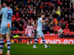 Bristol City: Tommy Elphick rejects head coach role