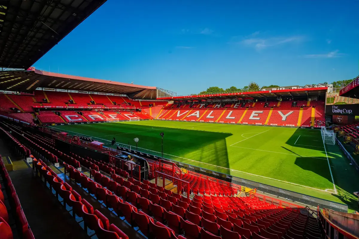 Charlton Athletic: Scottish media hail Lyndon Dykes after friendly